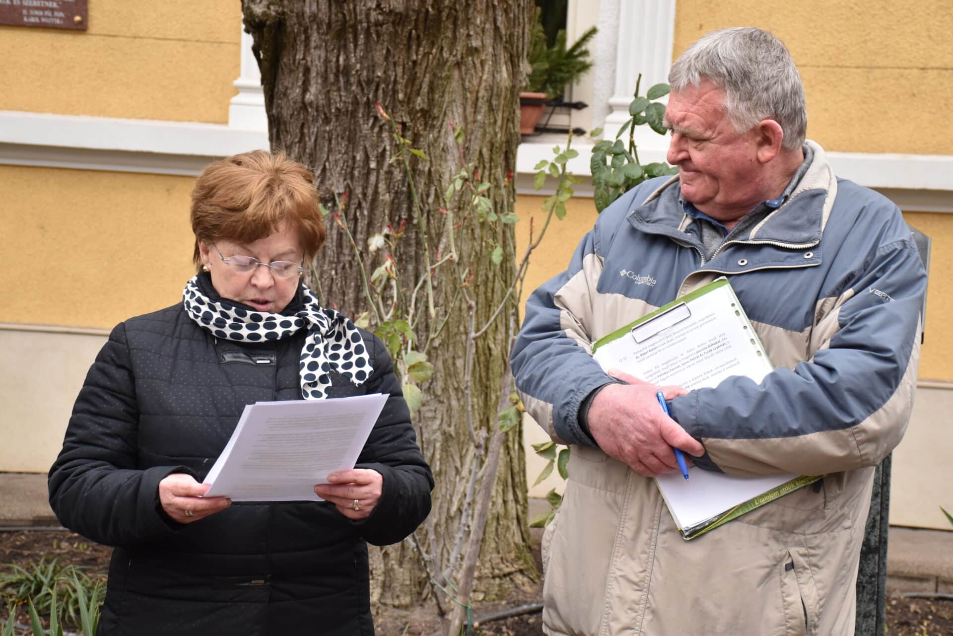 Fazekas József piarista atya emlékére avattak márványtáblát