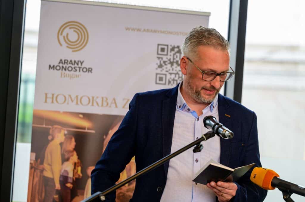 Átadták a bugaci Aranymonostor Látogatóközpontot