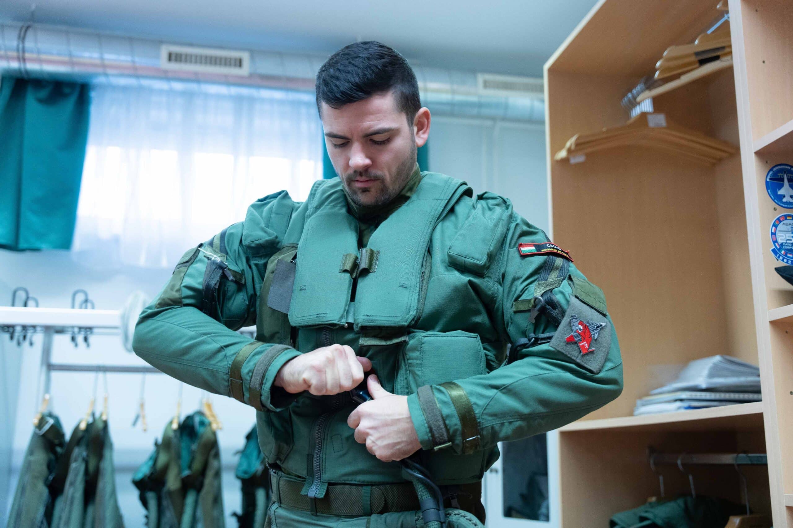 Kulisszatitkok egy Gripen-pilóta életéből - Mészáros Csongor ...